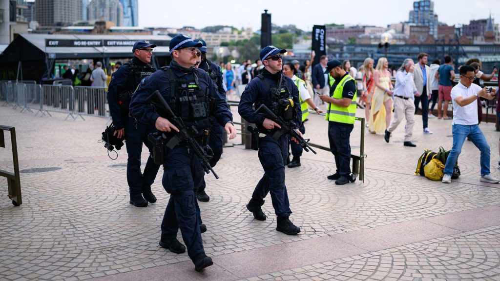 Sydney Welcomes New Year as Authorities Boost Security After Bondi Attack